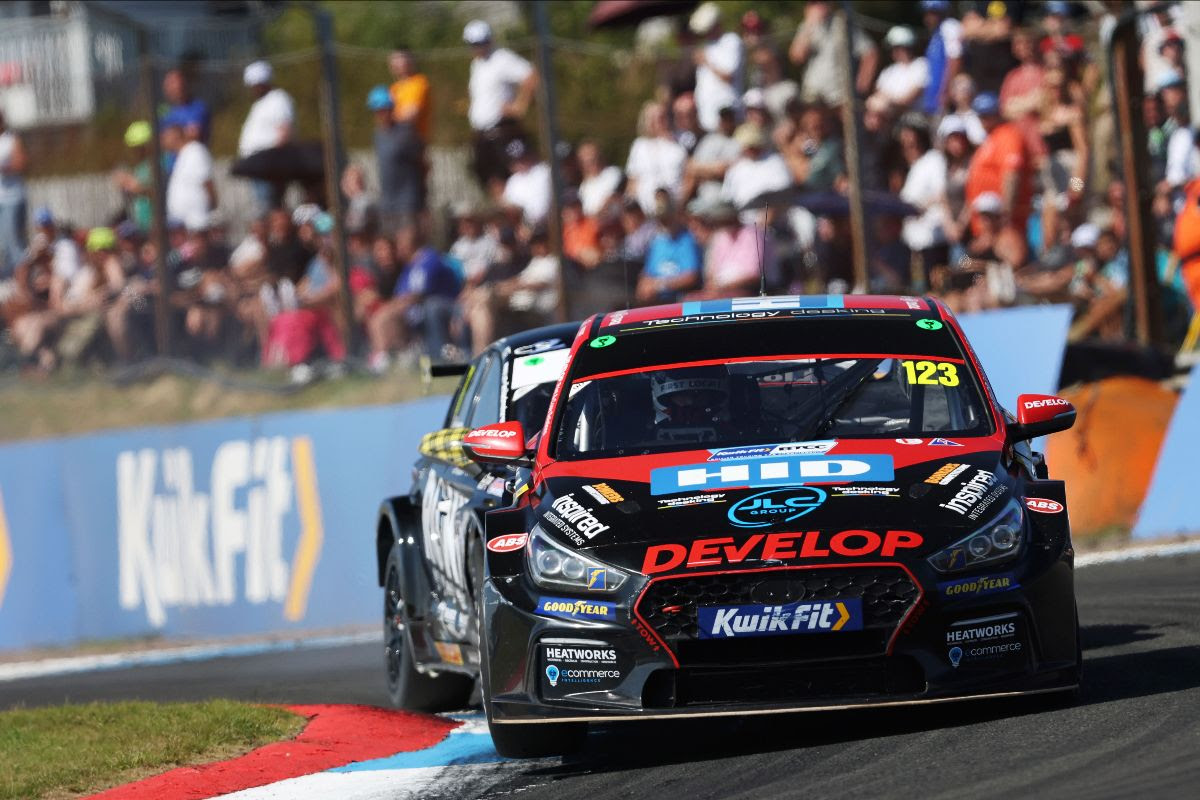 Daniel Lloyd Racing Official Website | BTCC Racing Driver